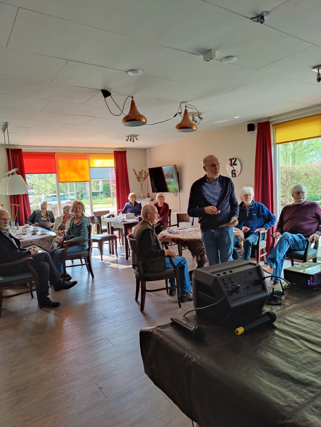 Ede Hofsteenge neemt de Huiskamer mee op schoolreis naar Limburg ...
